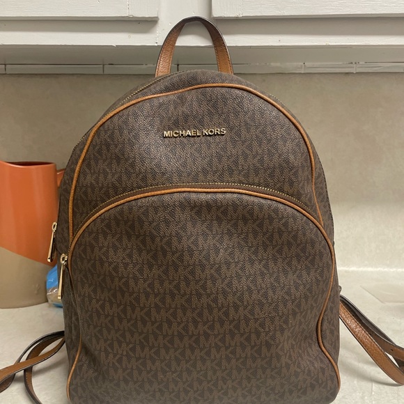 Michael Kors | Bags | Mk Backpack Used Like New | Poshmark